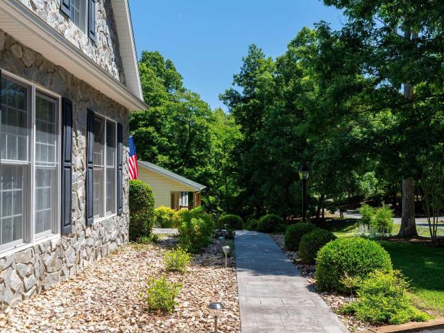 16 cliftwood rd
