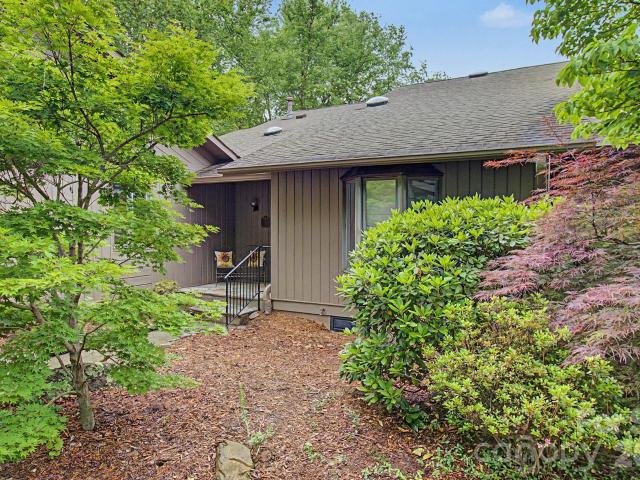 16 Clubside Drive