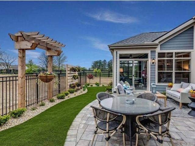 16 Crown Jewel Dr, Murfreesboro, TN 37128