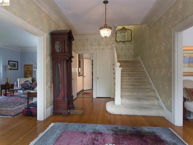 16 Craig Ave