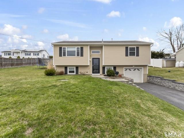 16 Curtis Ave, New Fairfield, CT 06812