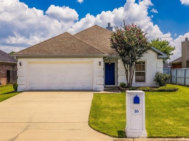 16 Dauphine Pl, Maumelle, AR 72113