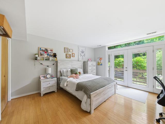16 Davie Circle