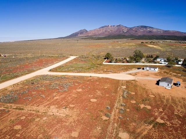 16 Dean Ct Unit 6, La Sal, UT 84530