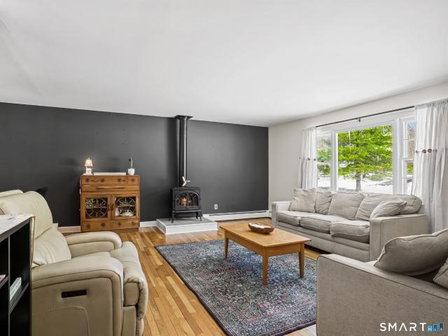 16 Deepdene Rd, Trumbull, CT 06611 | MLS #24165 | Compass