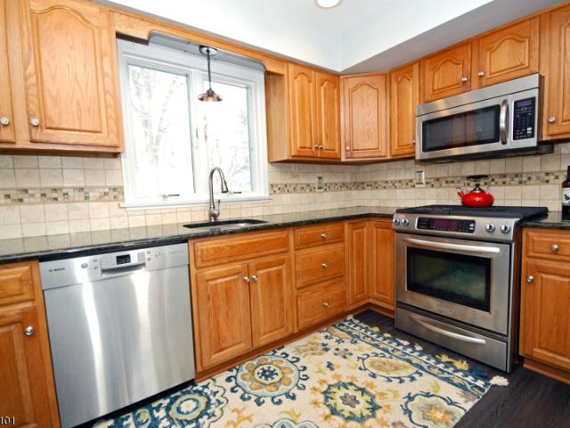 16 Deerfield Rd