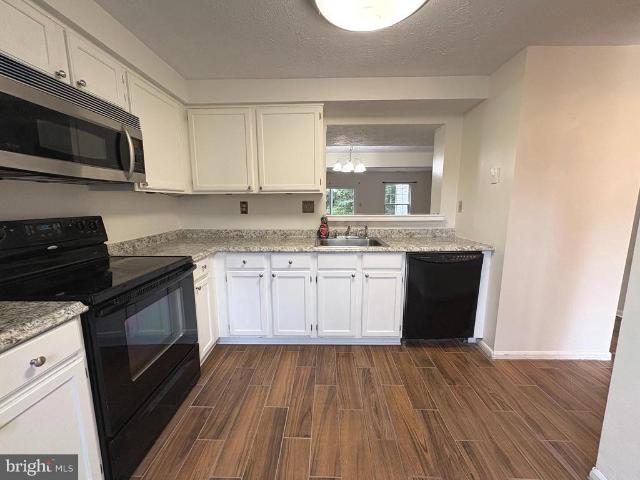 16 Dorchester Circle