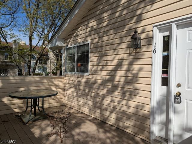 16 Dunbar Court