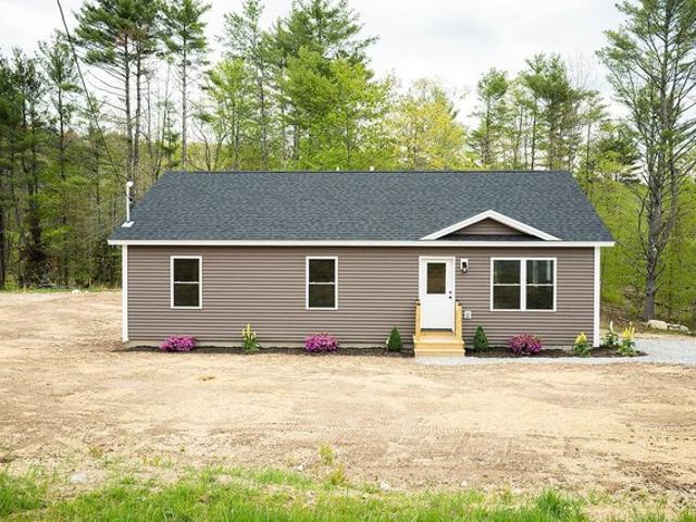 16 Dunham Ln, Paris, ME 04282