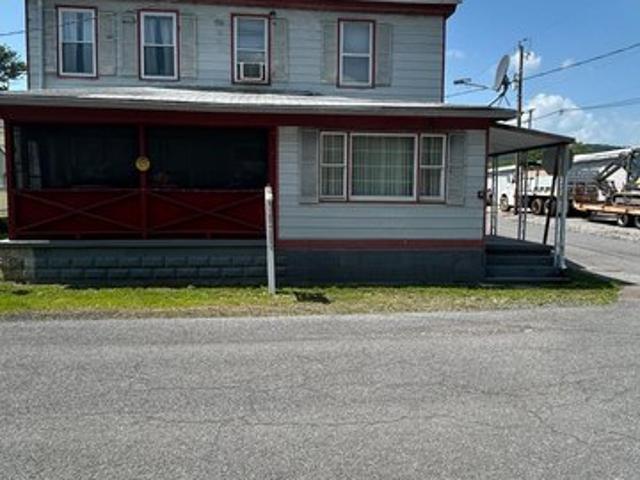16 E Church St, Freeburg, PA 17827