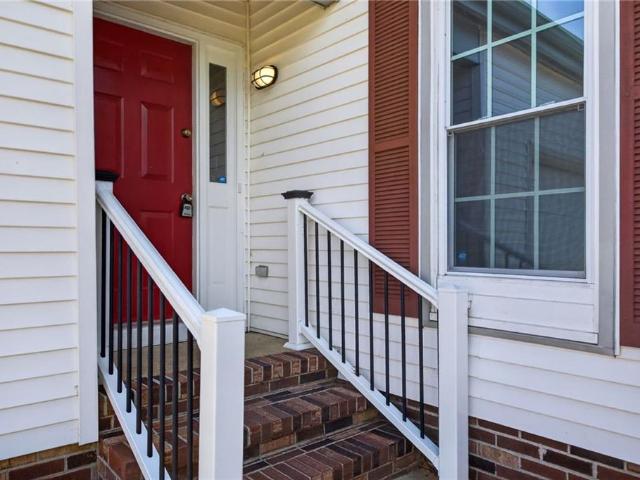 16 E Davis RD