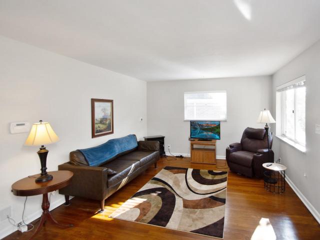 16 E 43rd Street