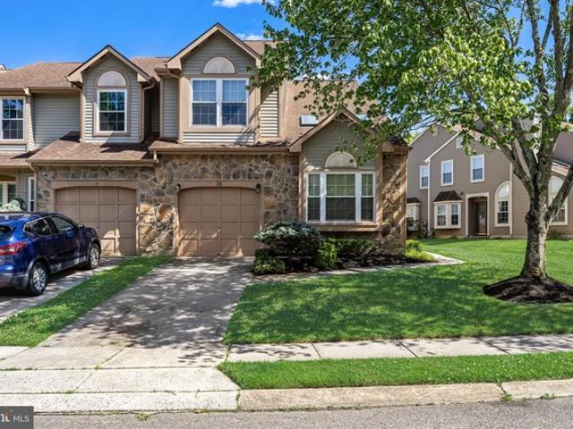 16 Eddlewood Pl, Mount Laurel, NJ 08054
