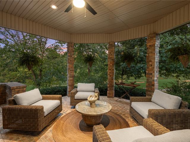 16 Ellwood Circle