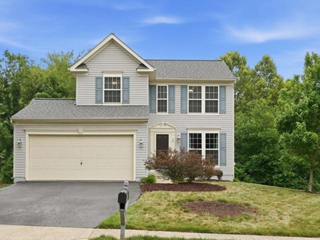 16 Emerald Dr, Fredericksburg, VA 22406