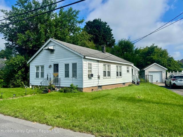 16 Esopus Avenue