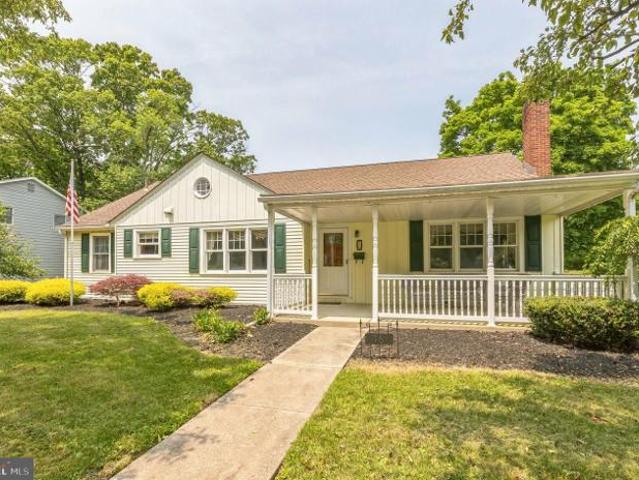 16 Euclid Ave, Pitman, NJ 08071
