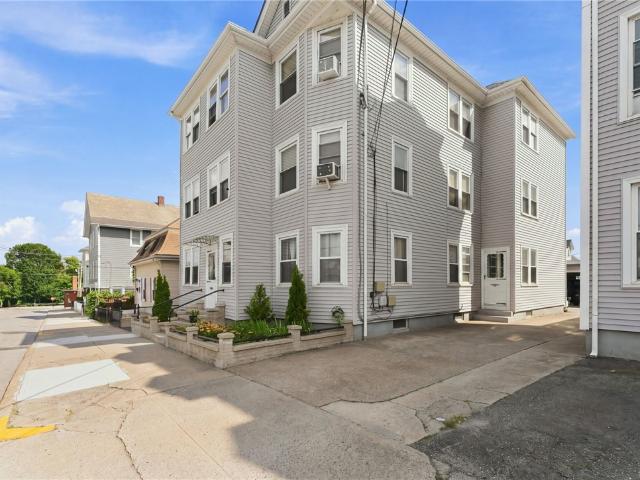 16 Fales Street