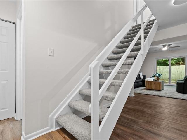 16 Farington CIR