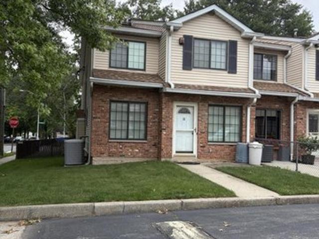16 Ferndale Ct, Staten Island, NY 10314