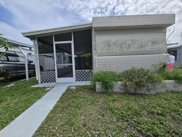 16 Forest Ln Unit 16F, Largo, FL 33773