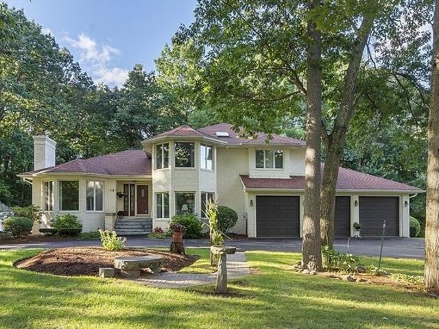 16 Fox Run Ln, Salem, NH 03079