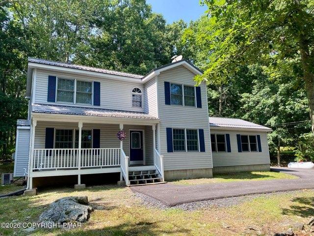 16 Flagstone Ln, East Stroudsburg, PA 18302