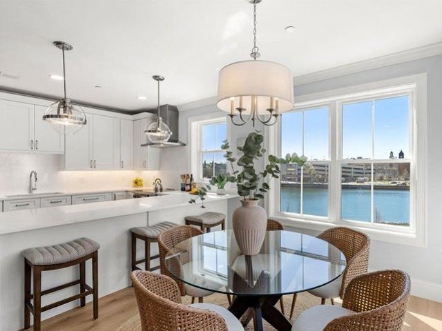 16 Franklin St Unit 2401, Salem, MA 01970