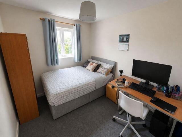16 Freedom Square 4 bed house share to rent £2,340 pcm £540 pw