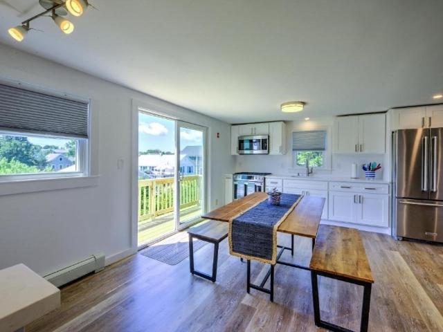 16 Freeman Ave