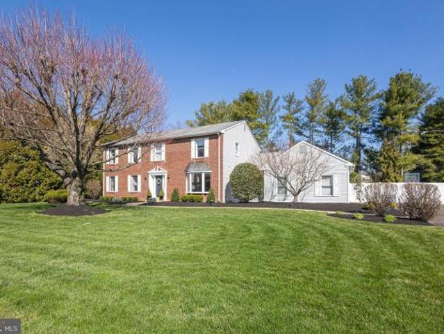 16 Gaelic Ct, Holland, PA 18966