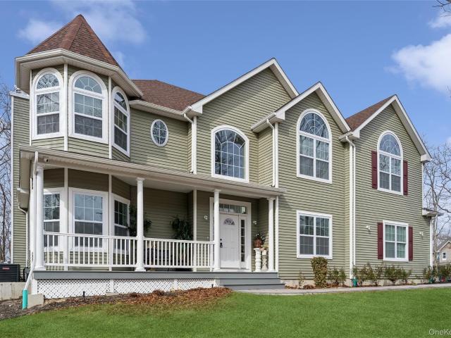 16 Gateway Ct, Hampton Bays, NY 11946 | MLS #973807