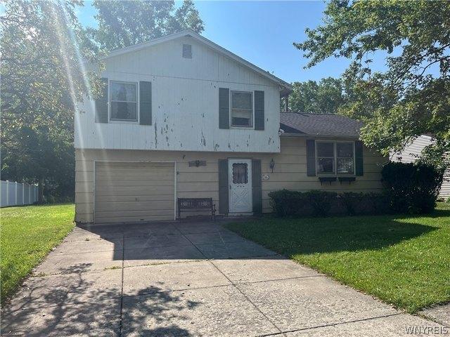 16 Gateway Dr, Batavia, NY 14020