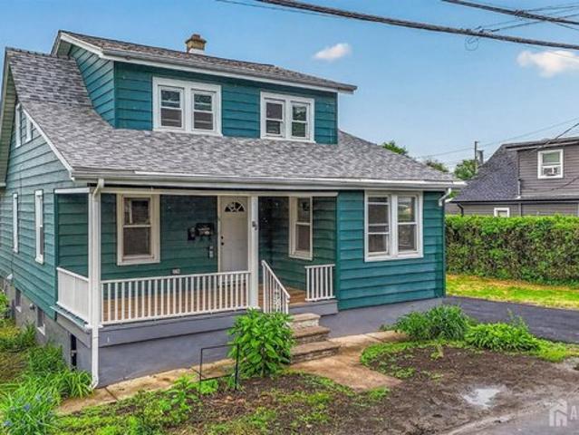 16 Gordon St, Aberdeen, NJ 07721