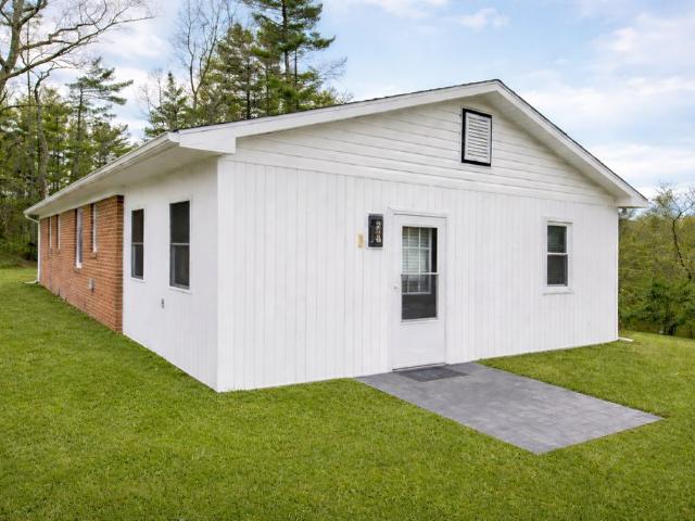 16 Gladeview Dr