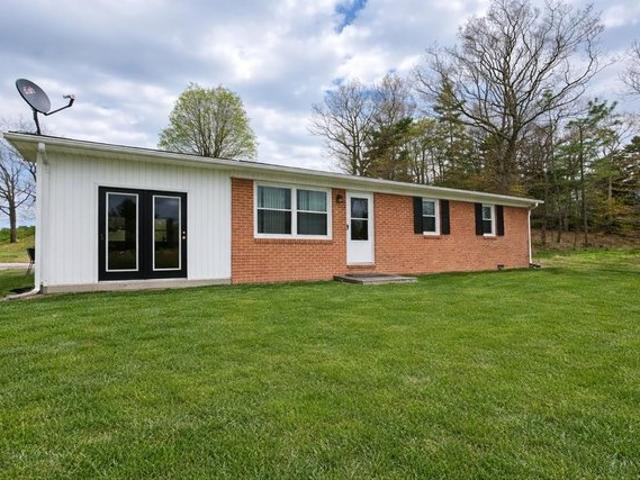 16 Gladeview Dr, Fries, VA 24330