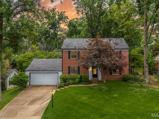 16 Glenhaven Dr, Glendale, MO 63122