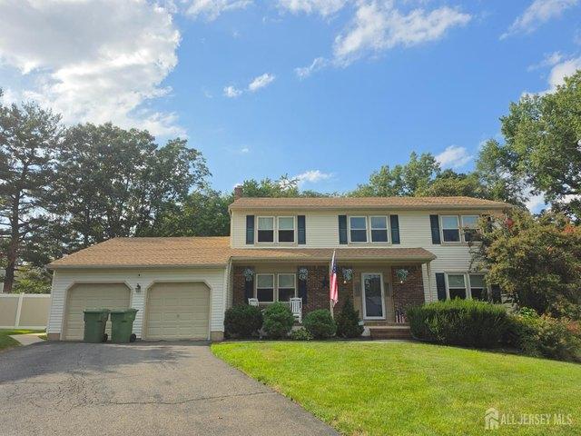 16 Glynn Ct, Sayreville, NJ 08859