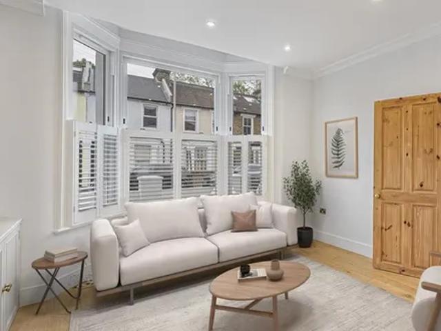 16 Graveney Road, London, SW17 0EG, United Kingdom | 4 bed apartment for rent #167492267 | Rentberry