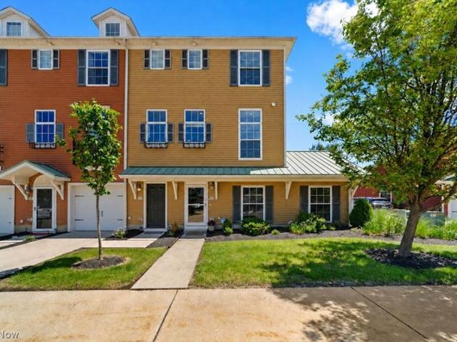 16 Grandview Dr, Rocky River, OH 44116
