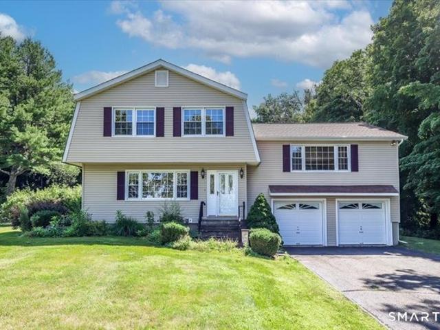 16 Greta Dr, Danbury, CT 06810