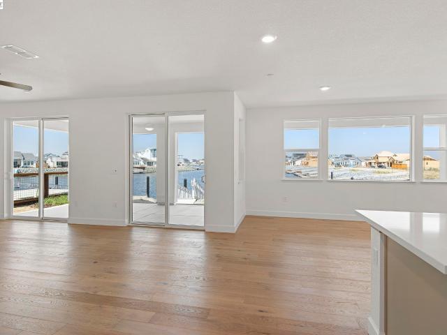 16 Grey Whale Place