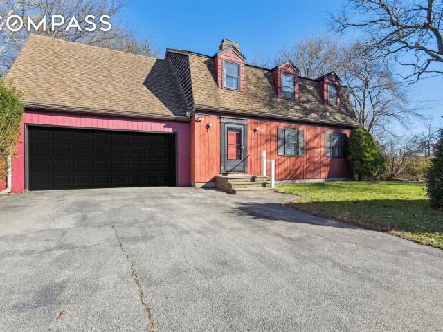 16 Green Ave, Stonington, CT