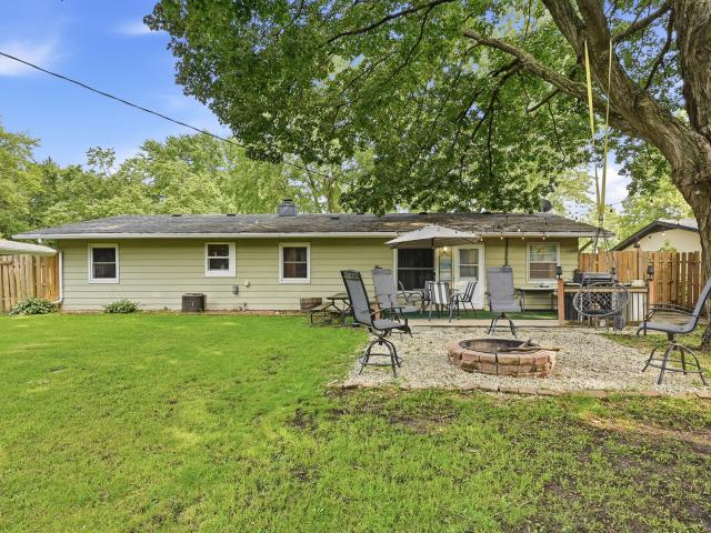 16 Greenbriar Drive