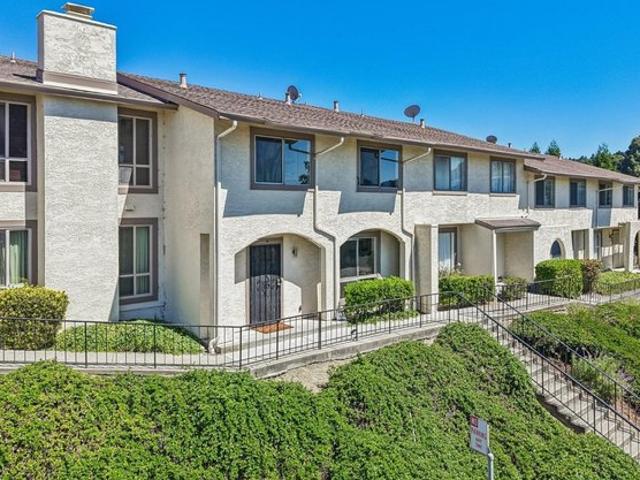 16 Greenview Ln, Richmond, CA 94803