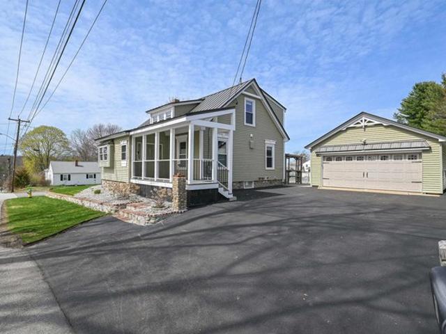 16 Hale Ave, Hooksett, NH 03106