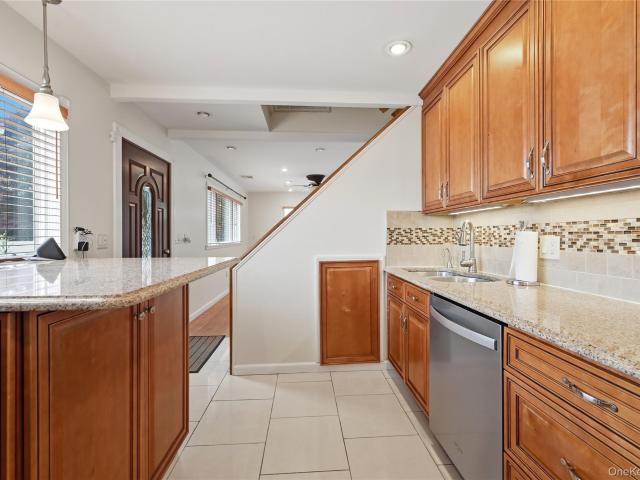 16 Harrow Lane
