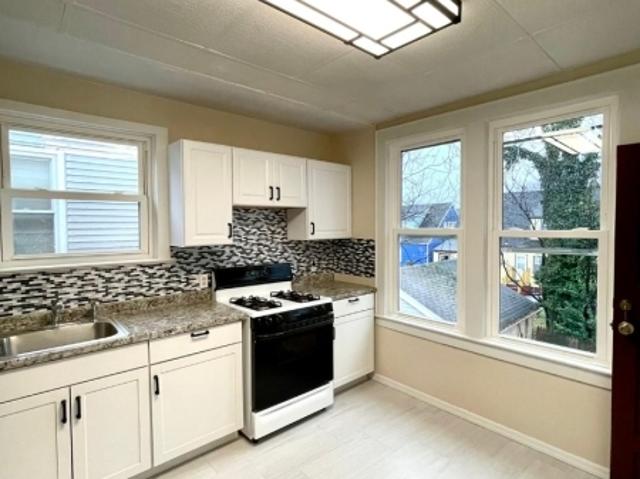 16 Hazel Pl # 2