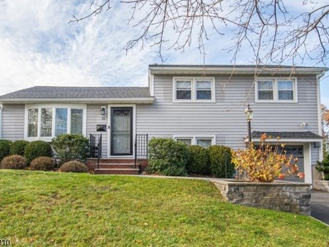 16 Hemlock St, Waldwick, NJ 07463