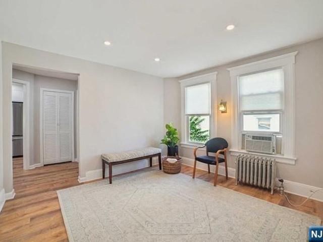 16 Henry Street # 2